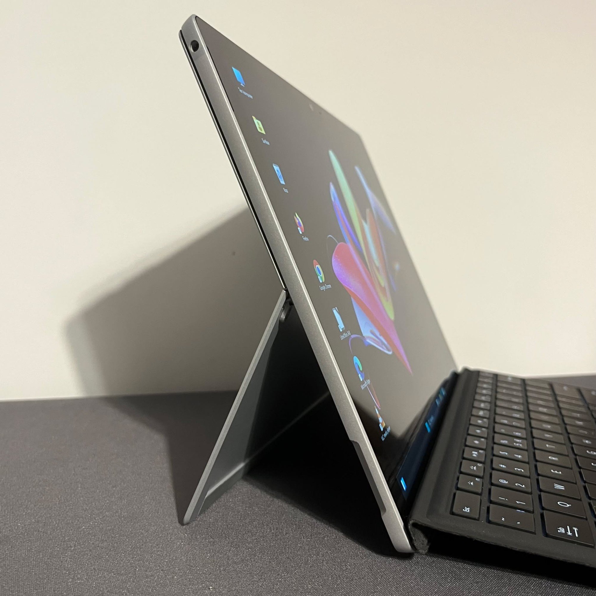 Microsoft Surface Pro 1796 – Lekki Laptop 2w1 dla Profesjonalistów w ...